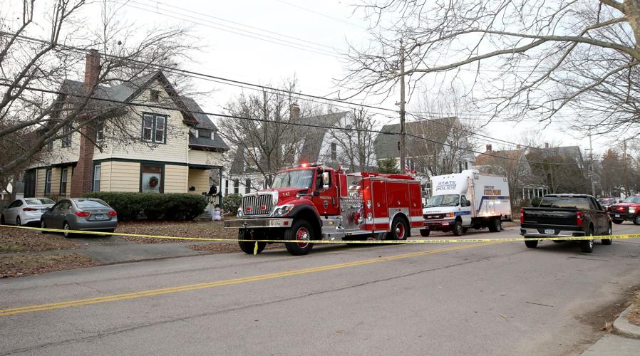 1 dead, 2 injured in Wednesday morning fire in Pawcatuck | Stonington ...