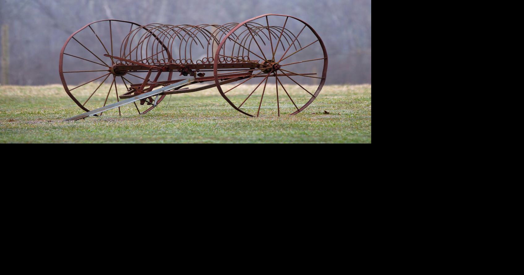 PHOTOS: Antique rake in the mist | Stonington | thewesterlysun.com