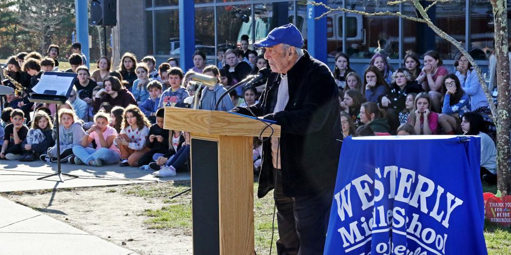 World War II veteran John Stellitano offers challenge to students and ...