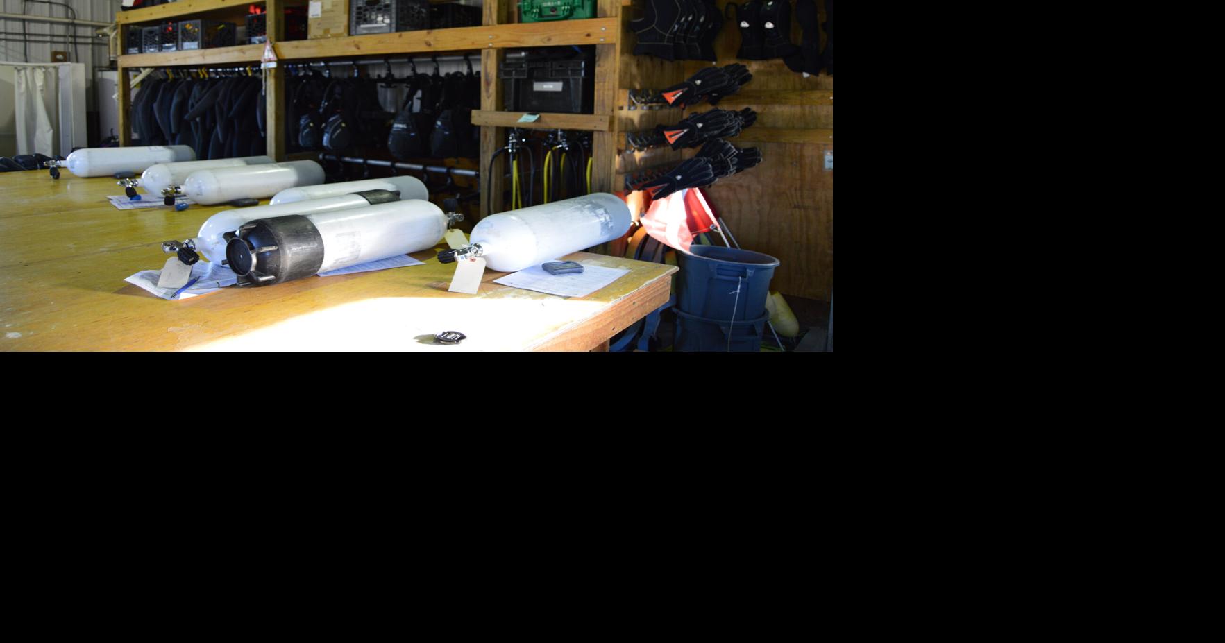 Deep dive: Two URI instructors teaching class underwater | Westerly ...
