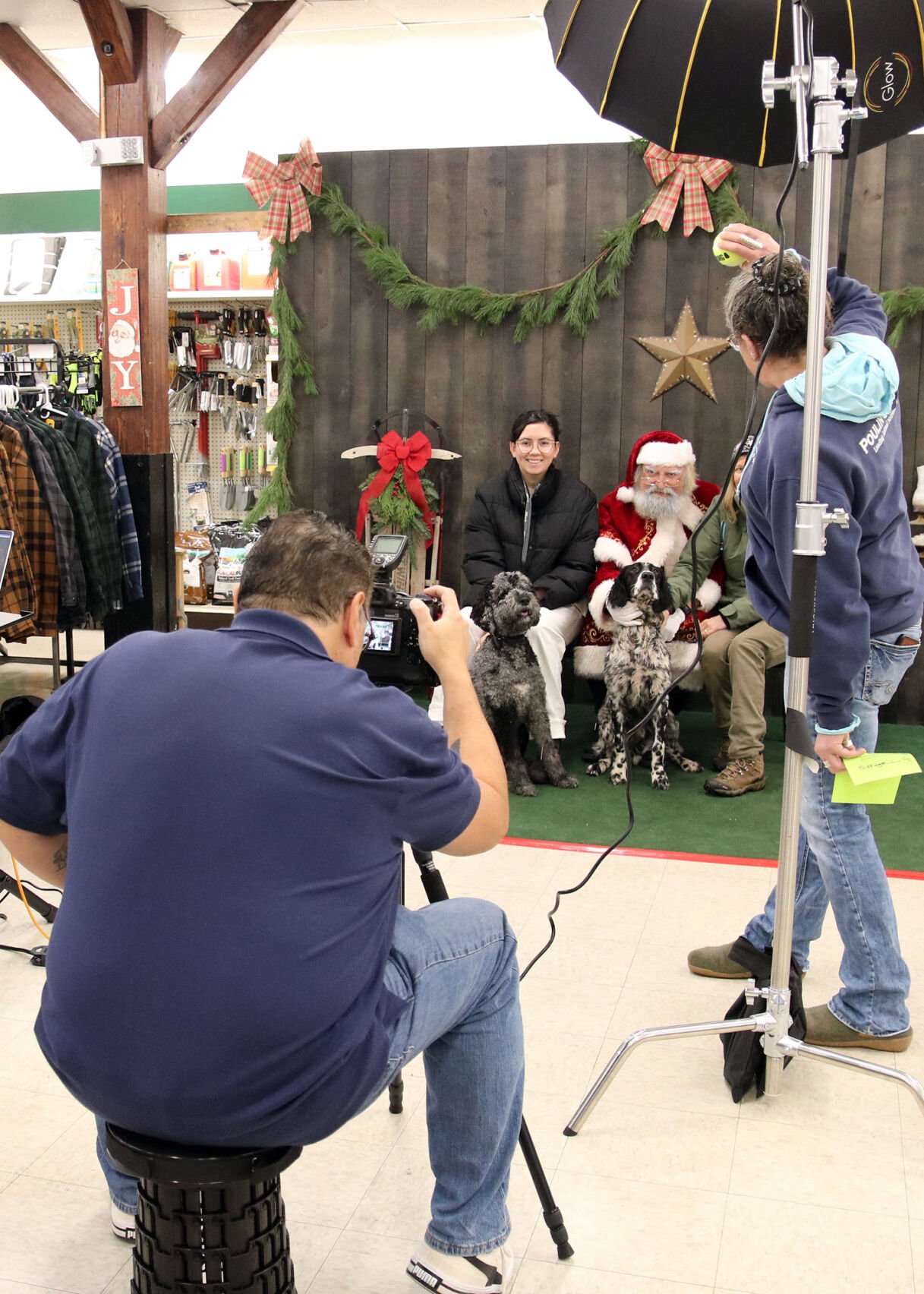 PHOTOS: 'Here Comes Santa Paws' photo event at the Westerly Agway ...
