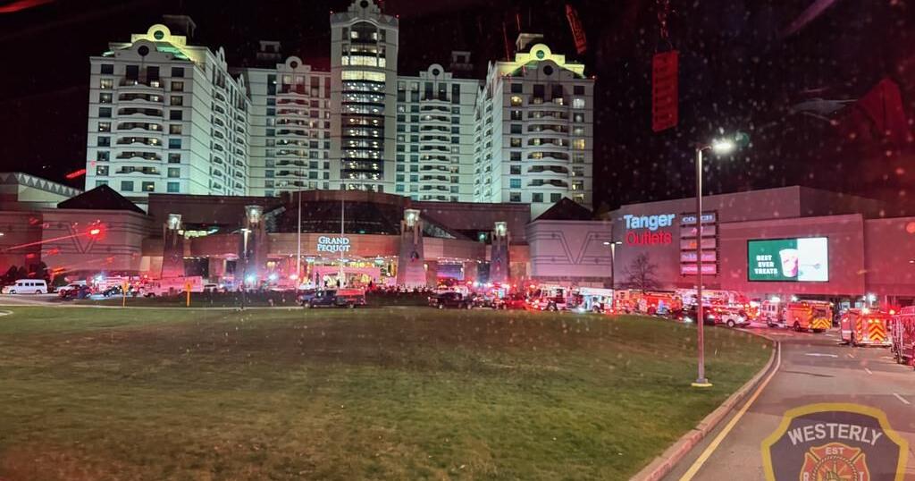 Many fire crews battle five-alarm restaurant blaze at Foxwoods | Daily ...