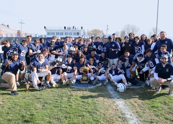 Football: Tuck's 241 rushing yards, three TDs carry Bulldogs over Bears ...