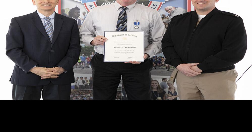 Robert McGovern receives Navy Award | Front Porch News | thewesterlysun.com