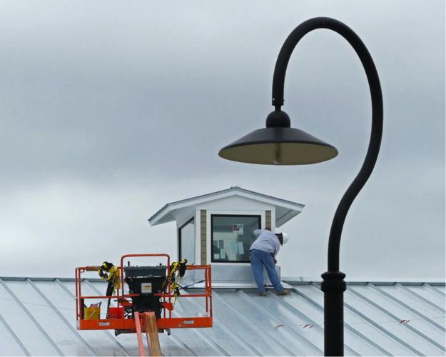 Finishing touches on the CCRI facility’s cupola | News | thewesterlysun.com