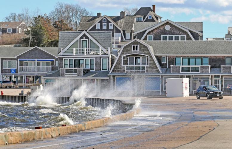 PHOTOS: Angry harbor | Daily-news-alerts | thewesterlysun.com