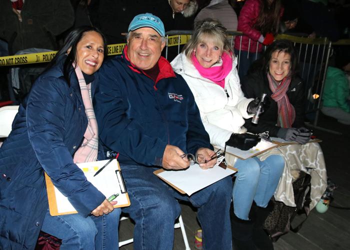 PHOTOS: Boats light up the Mystic River for holiday parade | Daily-news ...