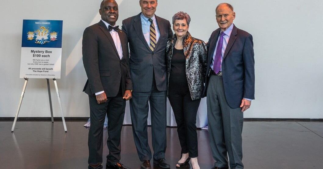 Sen. Sheldon Whitehouse honored at HopeHealth's annual gala, "An ...