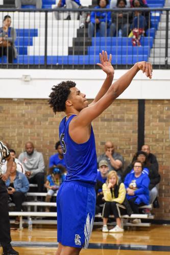 Holloway commits to Georgetown University | Sports | thewestsidejournal.com