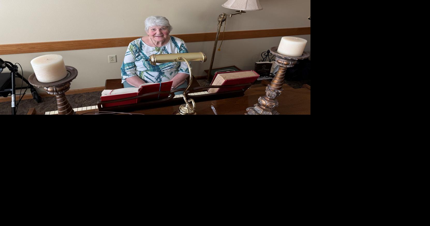 The piano lady: Harriett Norem tickles the keys for Ashbook residents ...