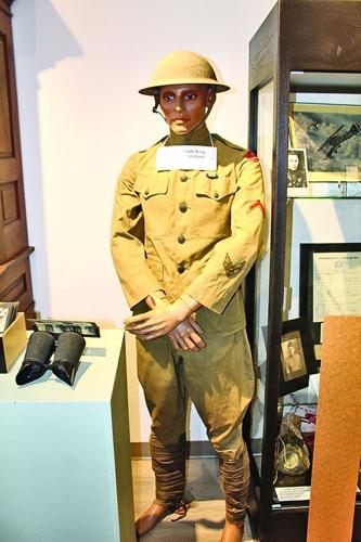 What they 'war': Museum displays area veterans' attire from U.S ...