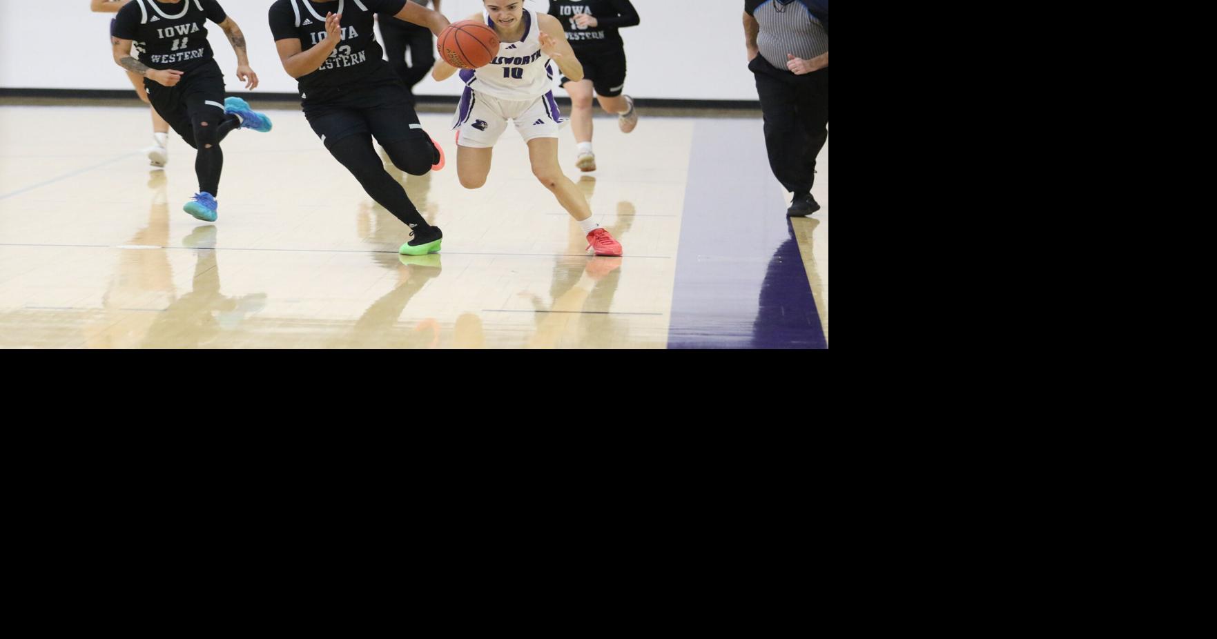 Second quarter leads to lopsided victory | Sports | timescitizen.com