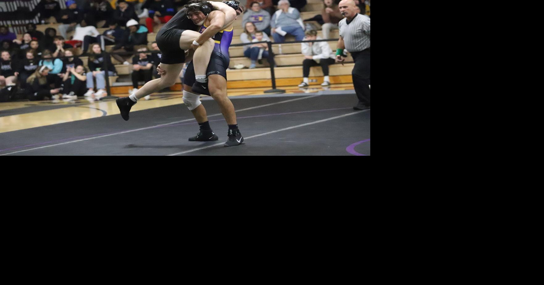 11-8-23 ECC vs. IWCC Men's Wrestling | Gallery | timescitizen.com