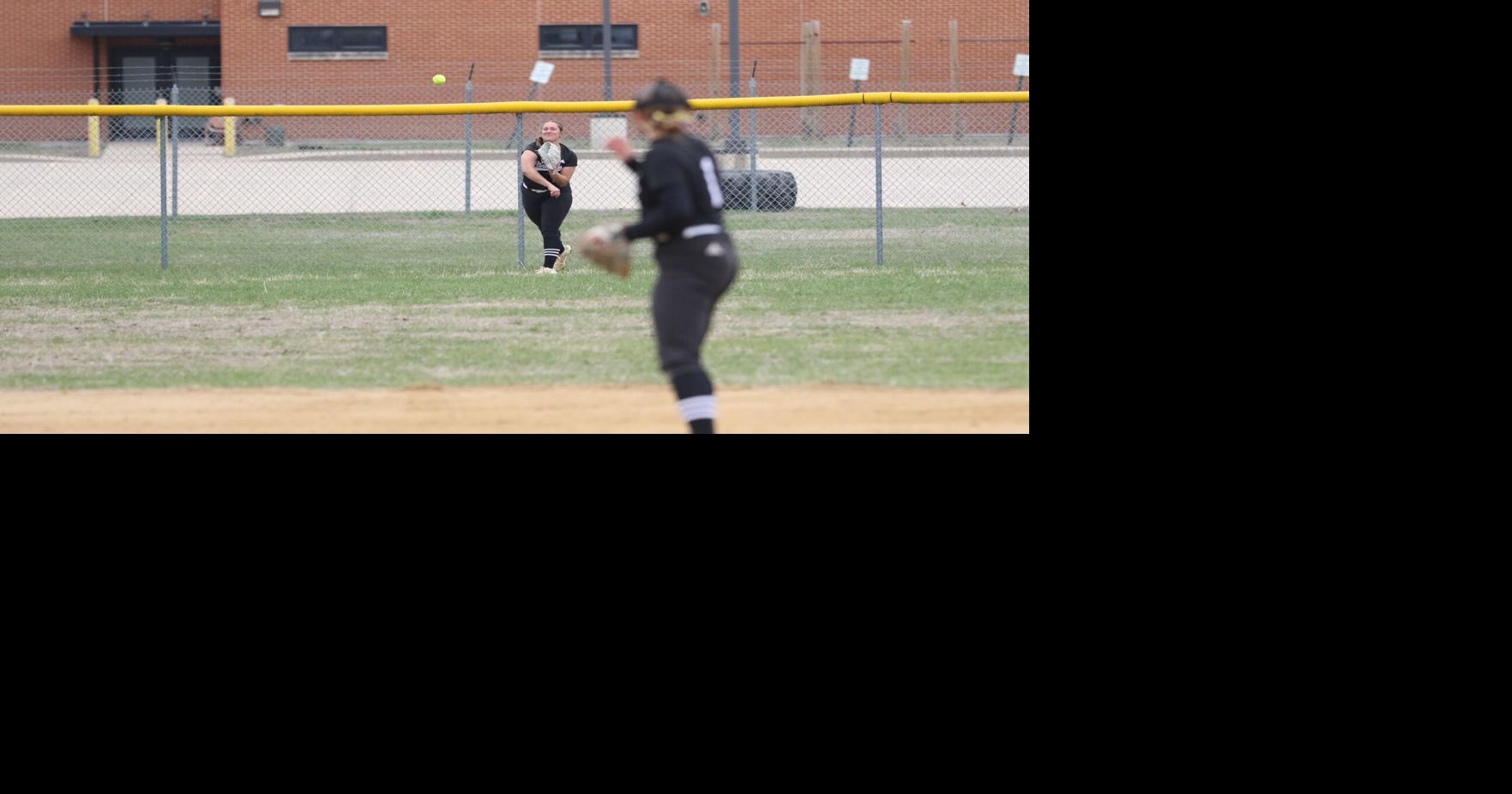 4-4-25 ECC vs. Iowa Central softball | Gallery | timescitizen.com