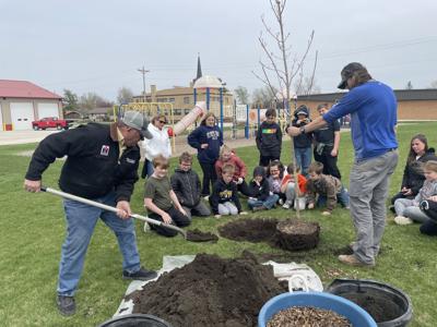 Elementary students plant educational seeds | News | timescitizen.com