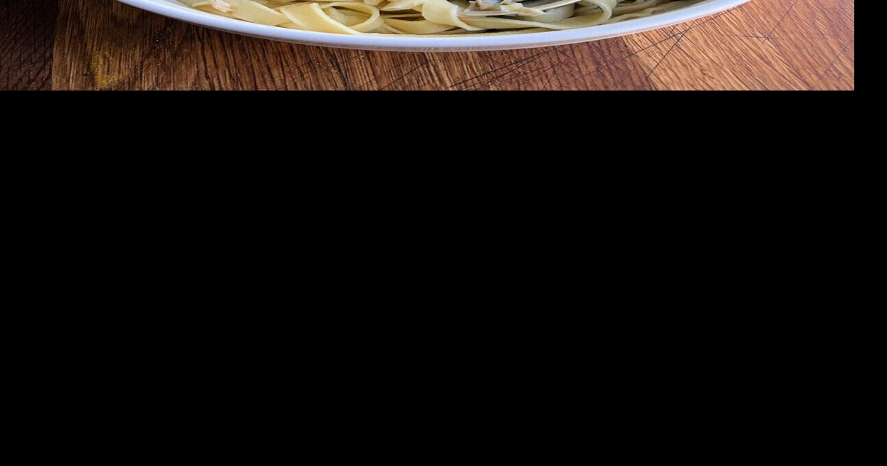 Linguine with clam sauce is a sweet and garlicky dish | Food ...