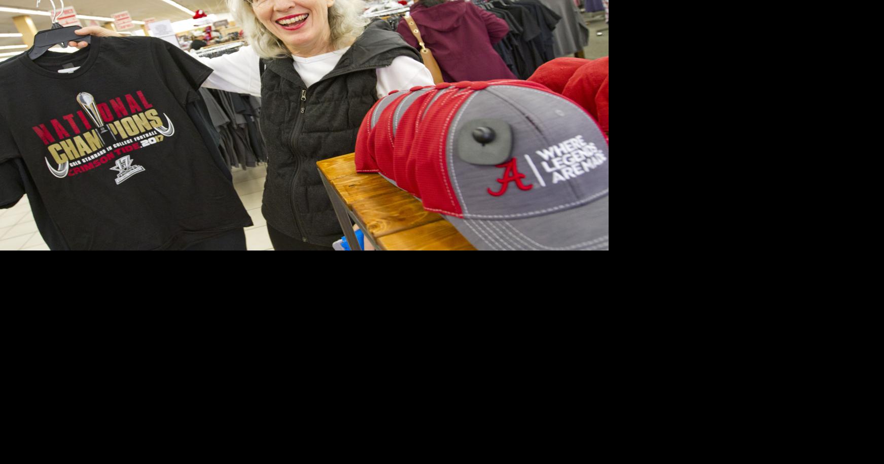 Bama fans gobble up championship merchandise | Local News | timesdaily.com