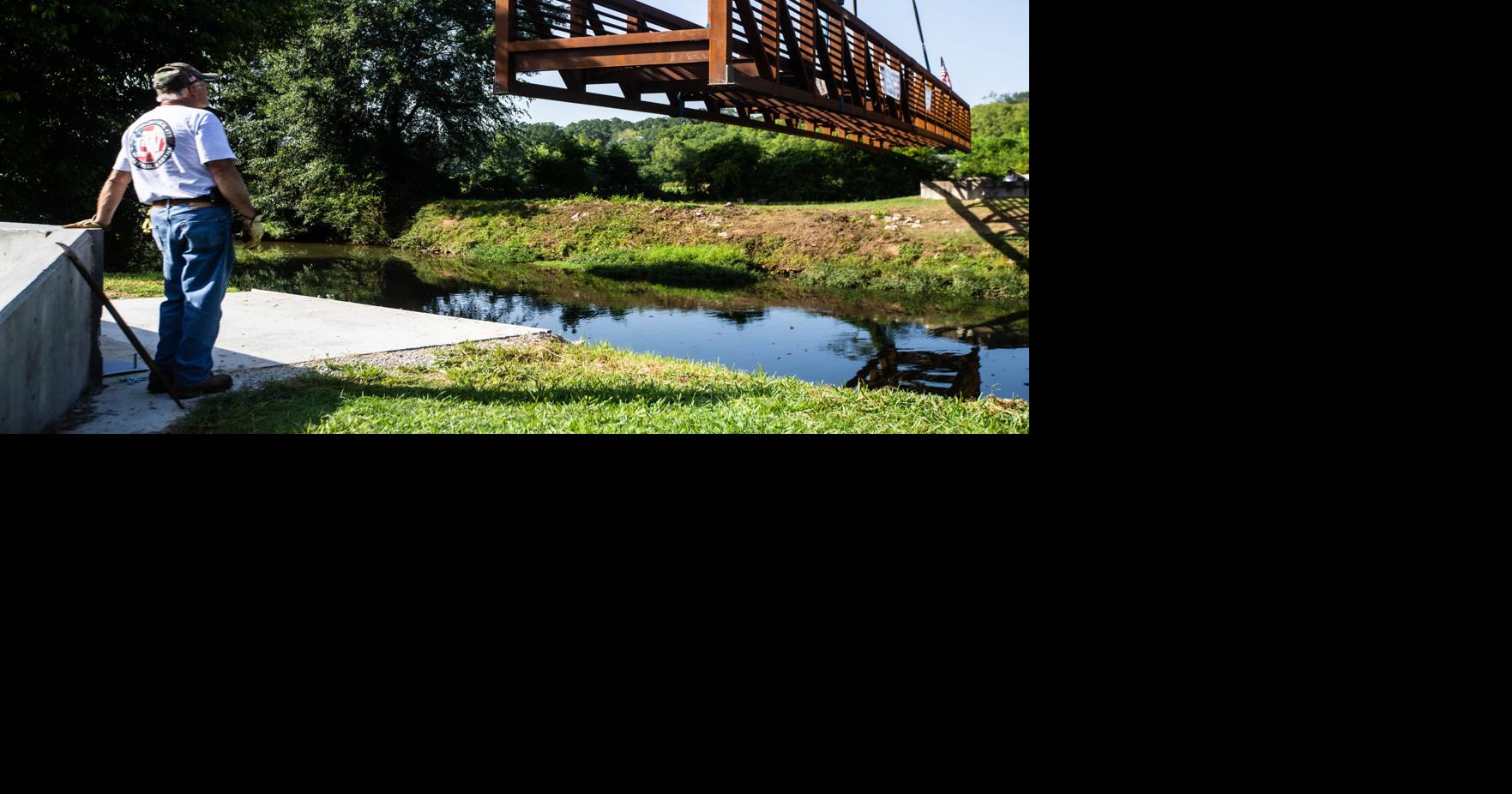 New Spring Park bridge set in place on Friday | Local News | timesdaily.com