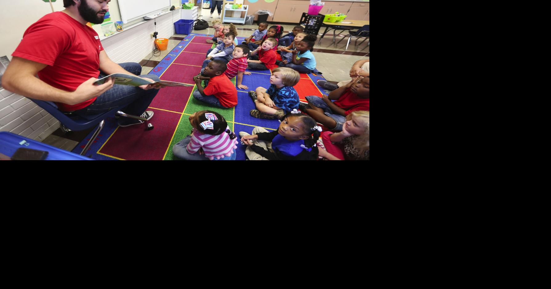 Sigma Alpha Epsilon goes to kindergarten | Education | timesdaily.com