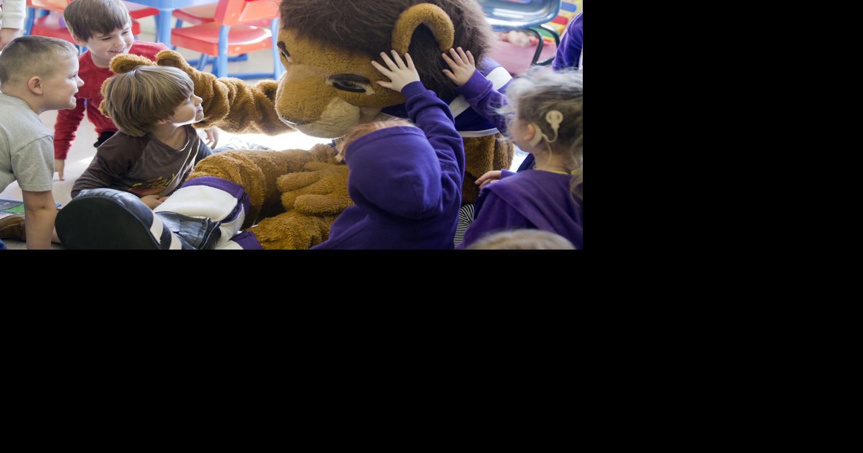 Stop, Drop and Read: Early Arts students celebrate reading | Education ...