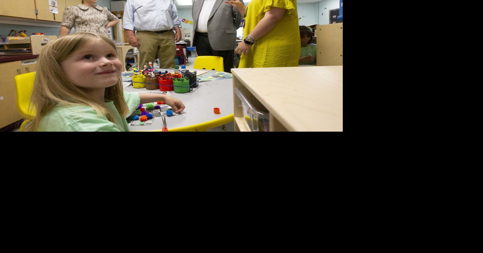 Sen. Tim Melson and Rep. Phillip Pettus tour Underwood School Pre-K ...