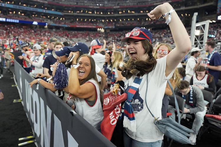 Photo gallery: Alabama vs. UConn | Gallery | timesdaily.com