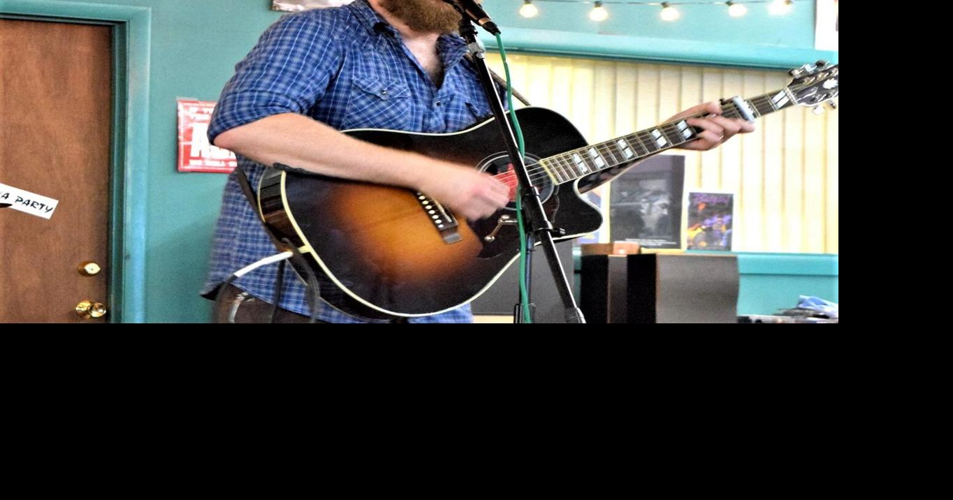 Open mic night returns to The Mane Room | Local News | timesdaily.com