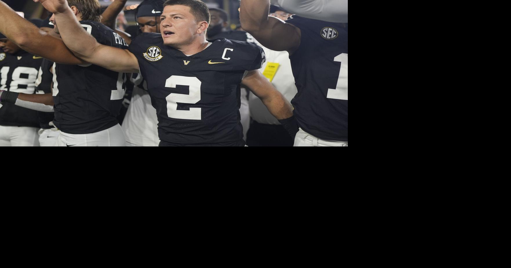 Unbeaten Commodores now fan favorites | Sports | timesdaily.com