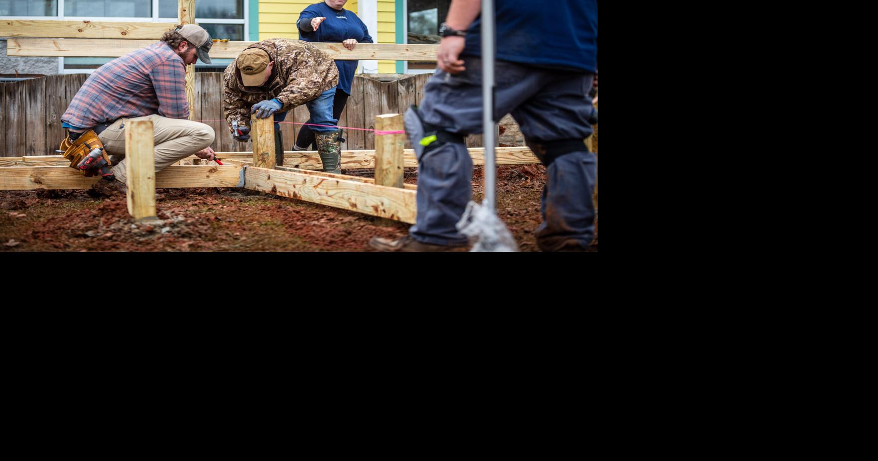 Lowe's workers build Children's Museum stage | Local News | timesdaily.com