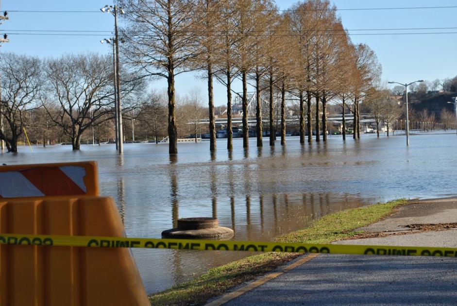 Dry weekend but flood warning continues at river | Local News ...