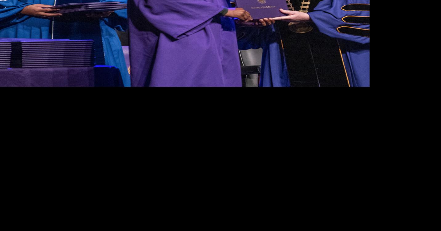 UNA celebrates commencement | Local News | timesdaily.com