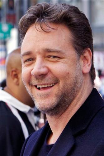 Actor Crowe gets lift after getting lost kayaking | Archives ...