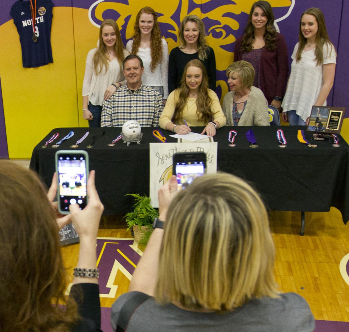 Lexington's Kinsley Hanback Signs Scholarship | Gallery | timesdaily.com