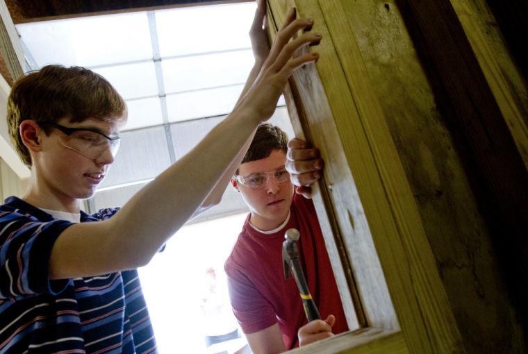 Colbert County Students Build Handicapped Accessible Hunting Cabins ...