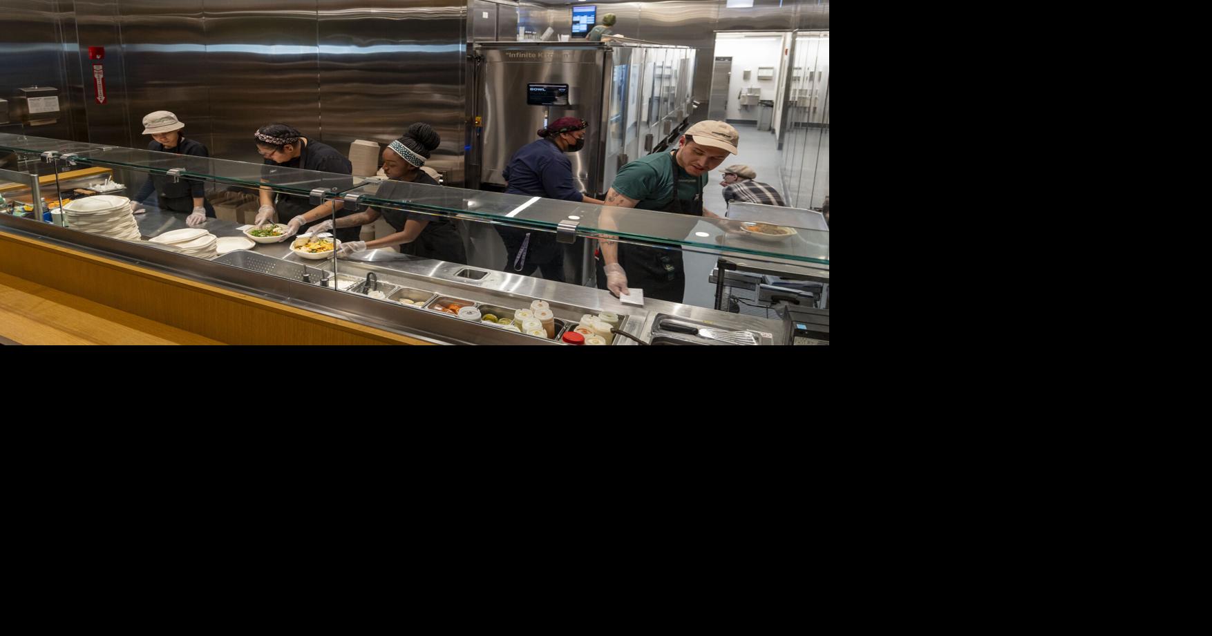 Chef of the future: Restaurant rolls out automated kitchen in Chicago ...