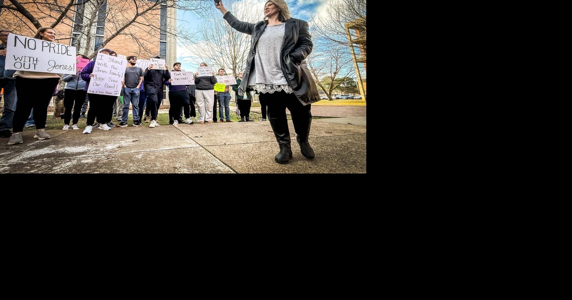 UNA band members, alumni stage demonstration | Local News | timesdaily.com