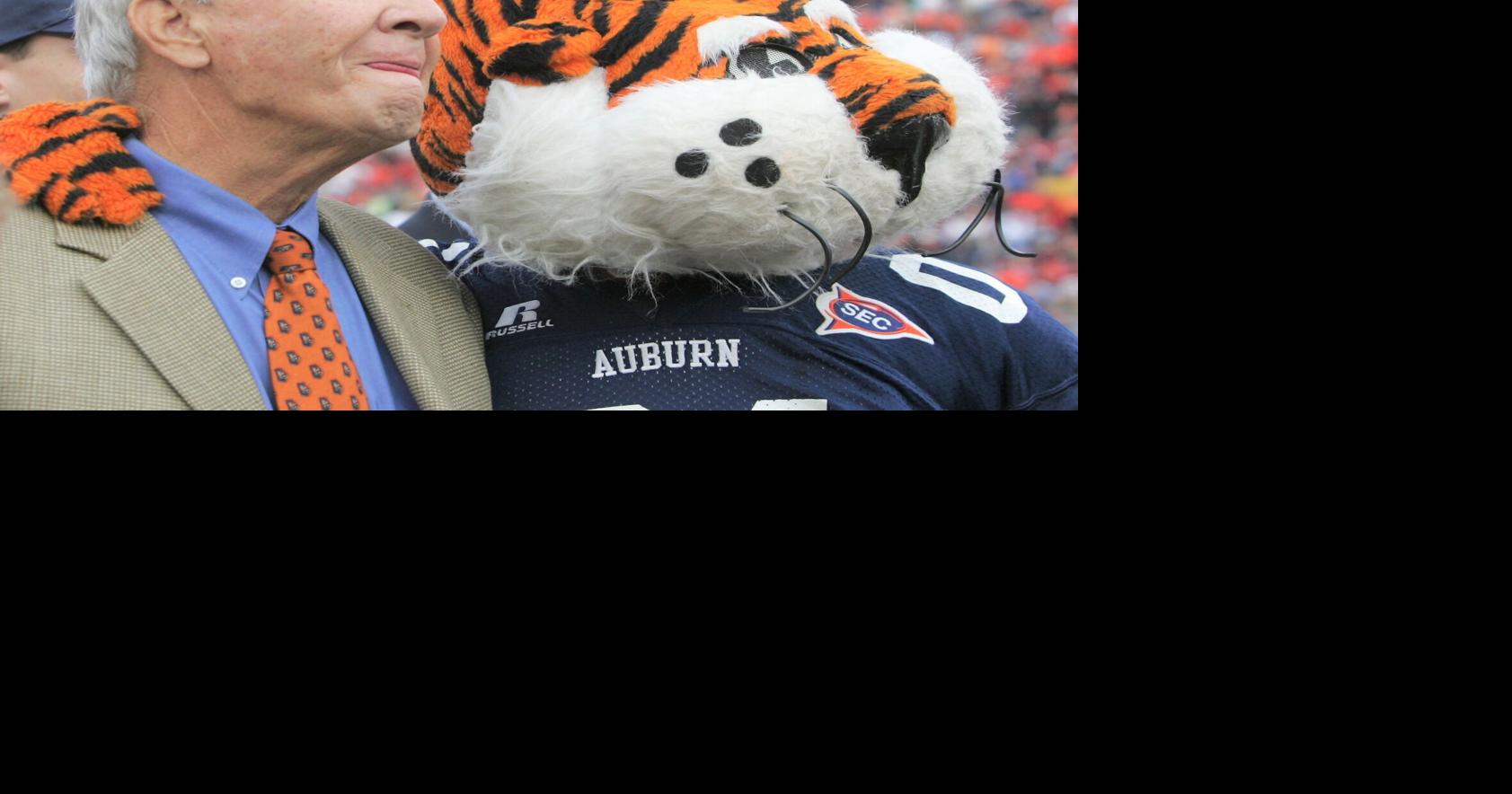 Auburn University gifted Pat Dye's 415-acre farm | State | timesdaily.com