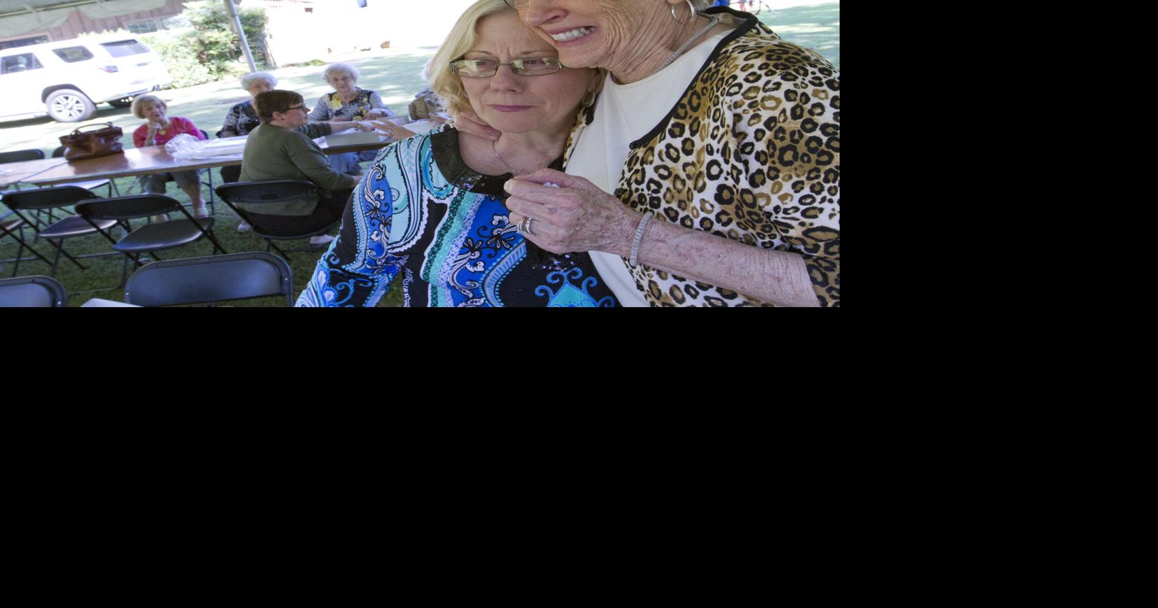 Honoring Ms. Elizabeth: Hargrove returns to Ivy Green for reception ...