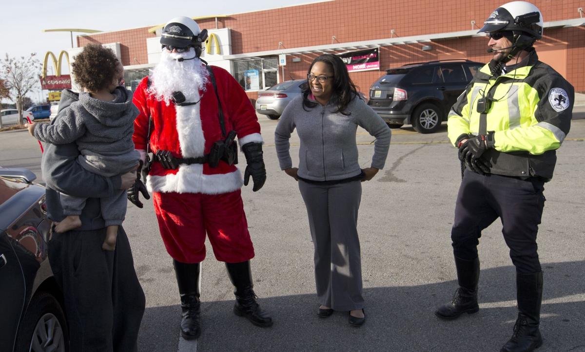 Florence Police Dress As Santa Claus And Patrol For Good Drivers