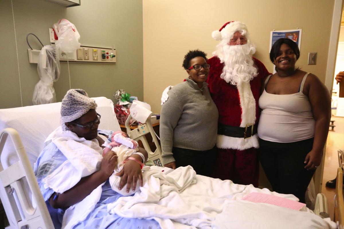 Santa, Mrs. Claus and Police Chief Ron Tyler | Gallery | timesdaily.com