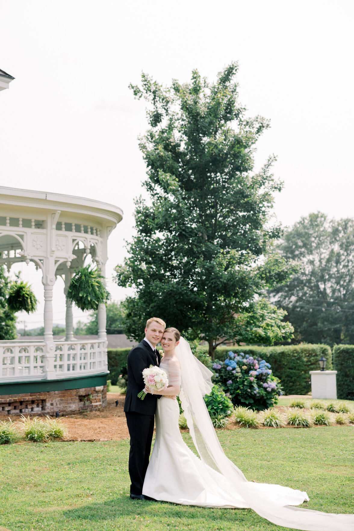 Meredith Simpson and Jayden Smith | Spotlight Weddings | tnvalleybrides.com