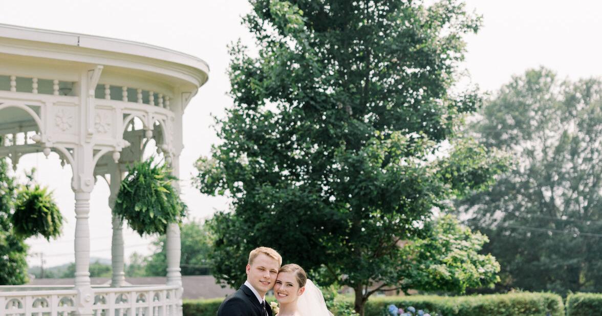 Meredith Simpson and Jayden Smith | Spotlight Weddings | tnvalleybrides.com
