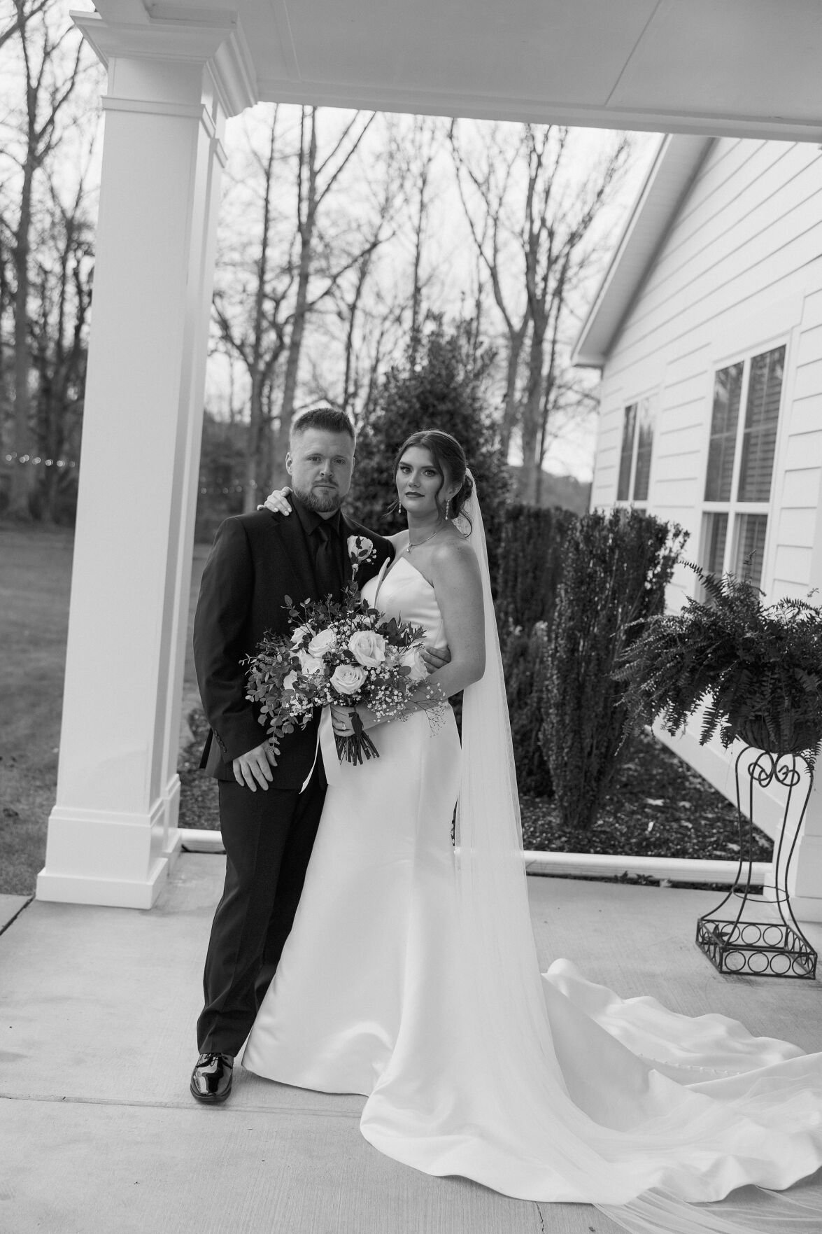 Shelby Cooper and Jason Pounders | Spotlight Weddings | tnvalleybrides.com