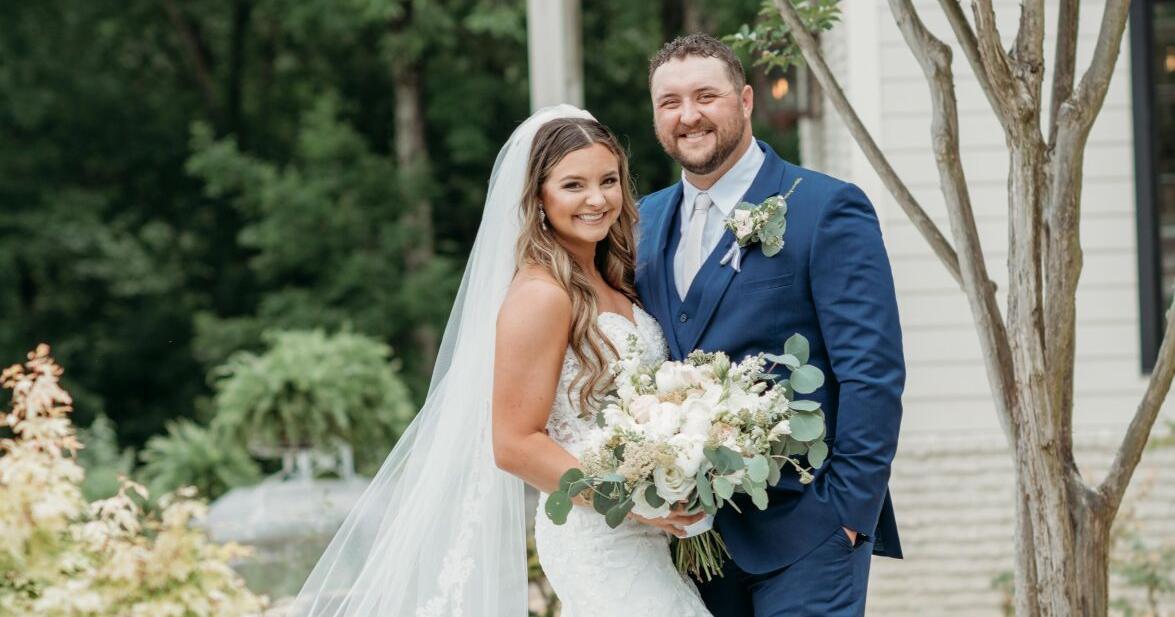 Allison Hope Kirk and Hunter Brent Roberson | Spotlight Weddings ...