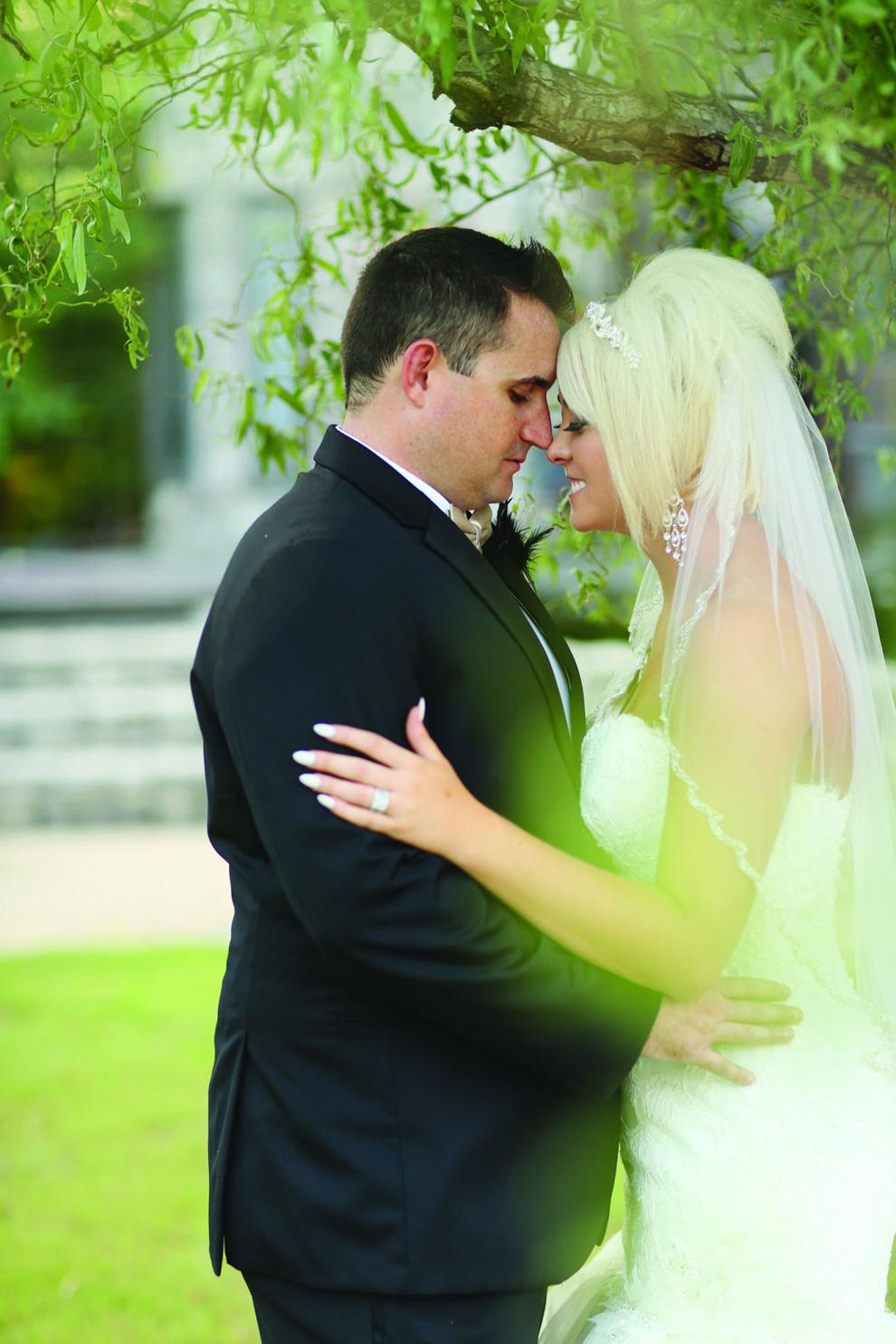 Taylor Mackenzie Wideman and Jonathon Ross Gibbs | Spotlight Weddings ...