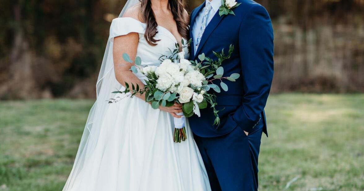 Megan Lynn Statom and Turner Hudson Holderfield | Spotlight Weddings ...