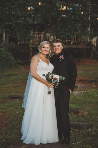 Madison Tidwell and Wesley Sharpston | Spotlight Weddings ...