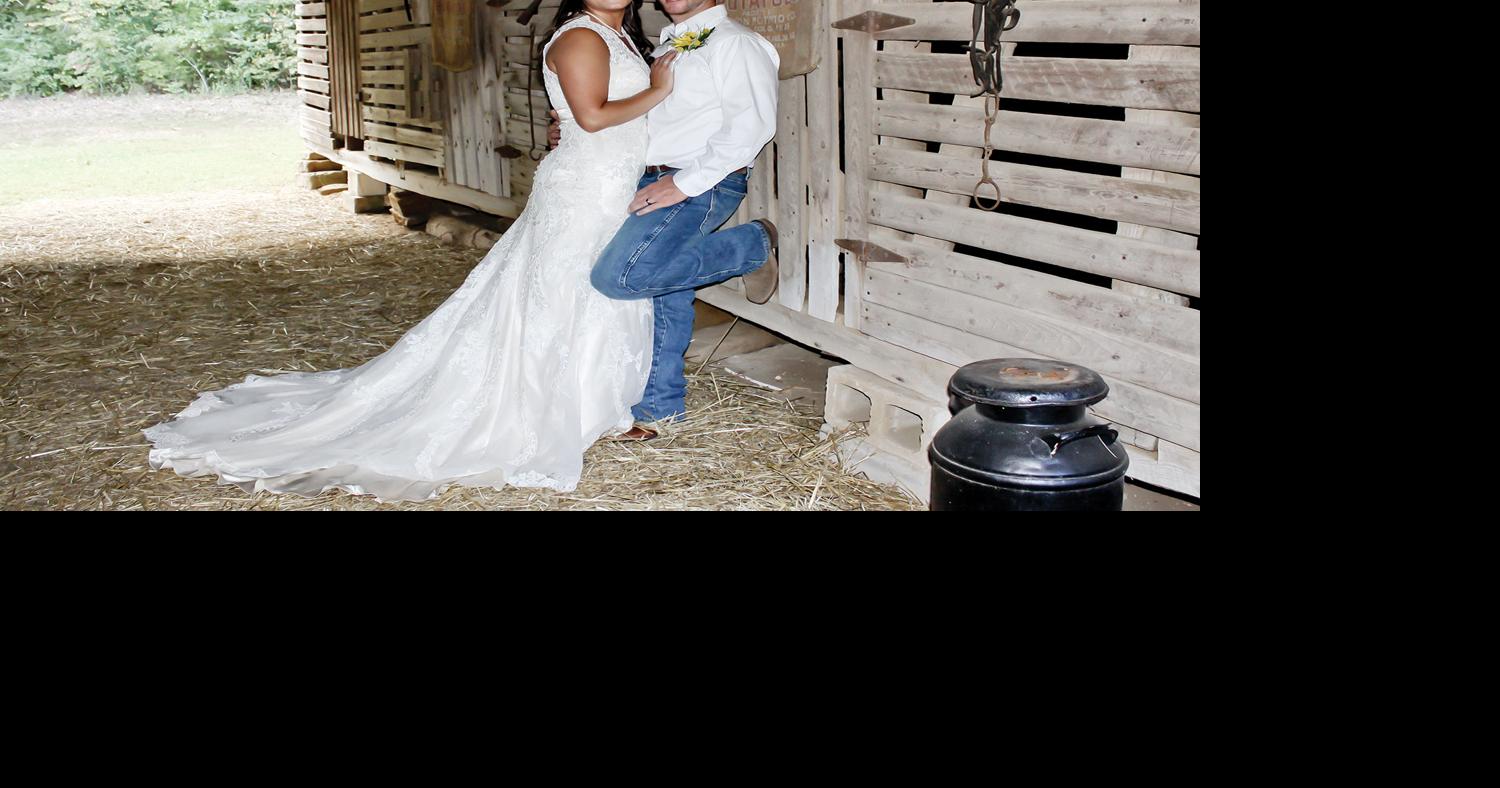 Sarah Britney Waldrep and Joshua Edward Willis | Spotlight Weddings ...