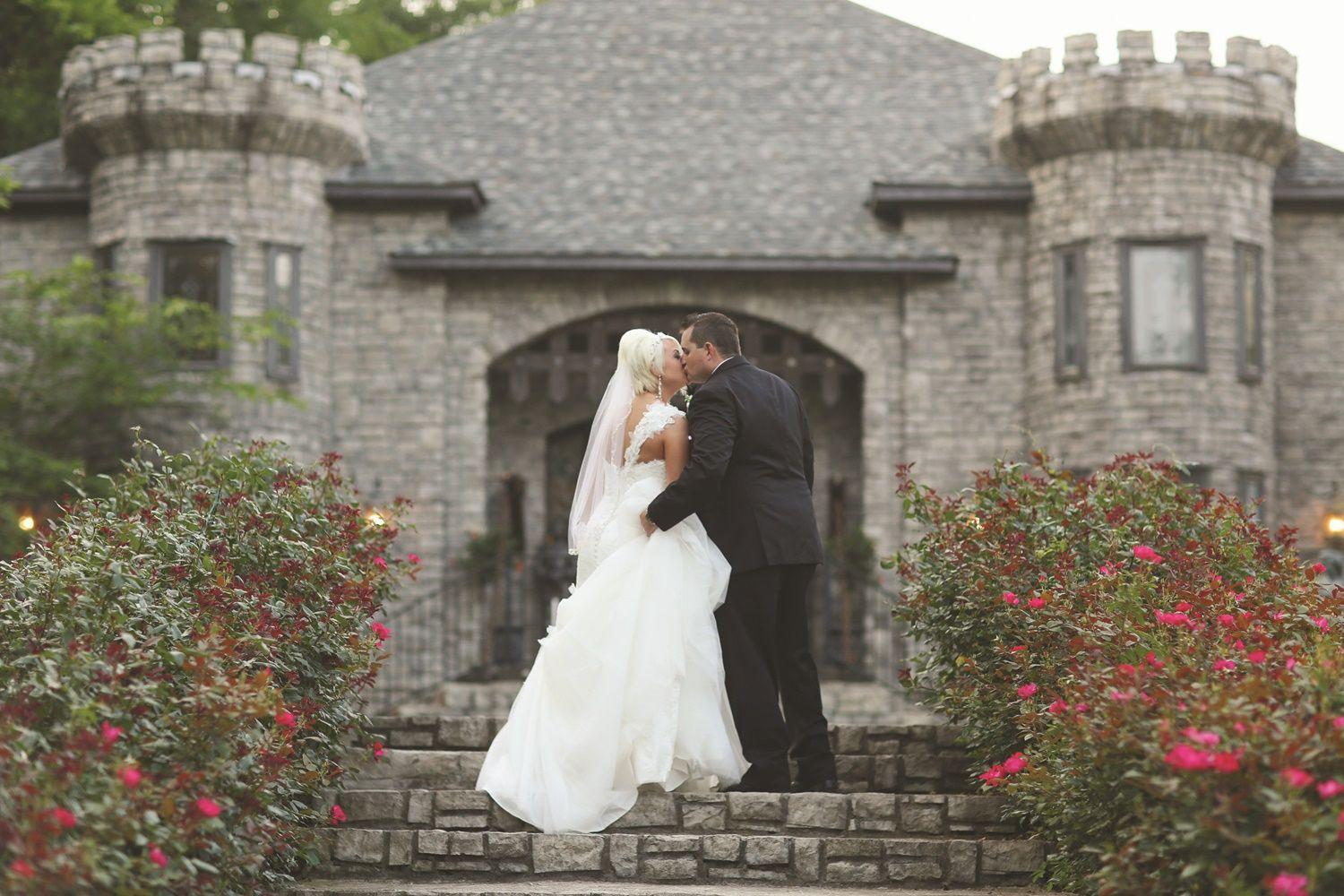 Taylor Mackenzie Wideman and Jonathon Ross Gibbs | Spotlight Weddings ...