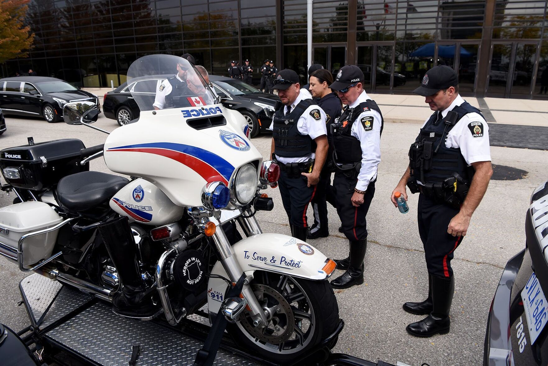 PHOTOS: Toronto Const. Andrew Hong mourned by thousands in Etobicoke ...